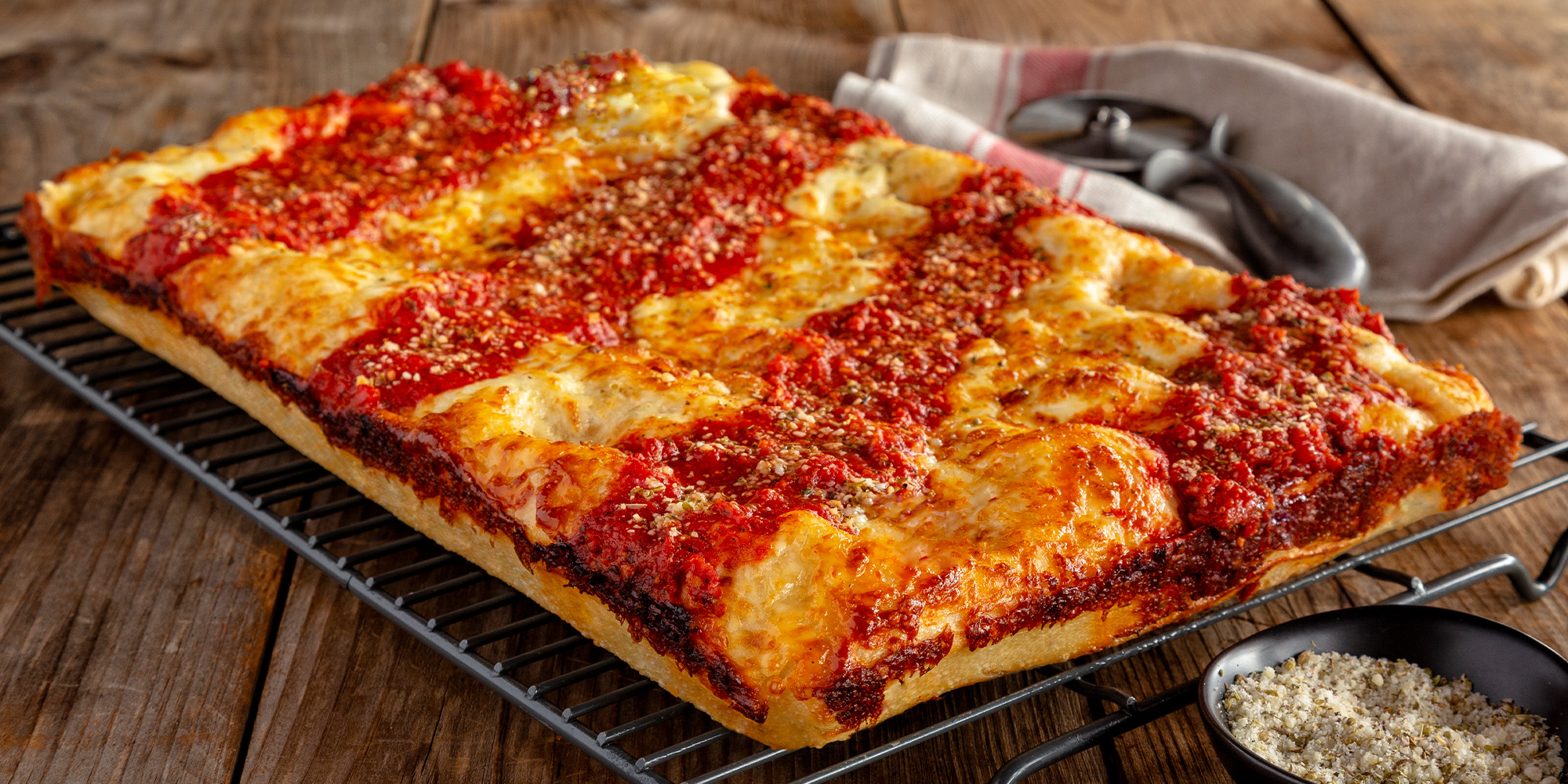 Detroit Style Pizza Uno Pizzeria & Grill
